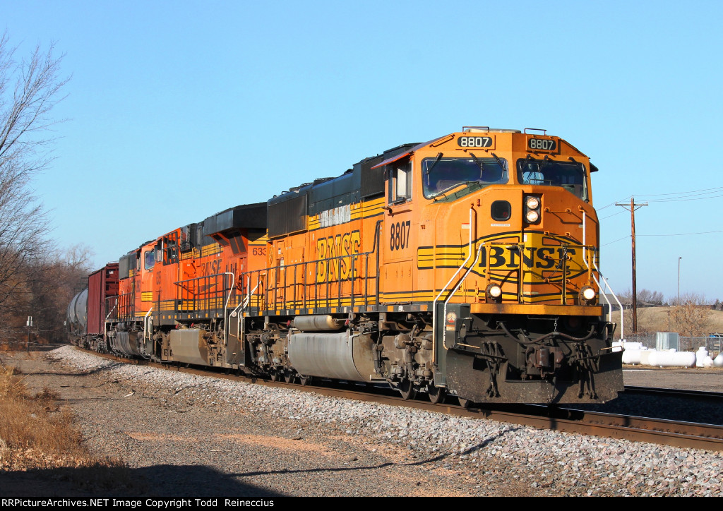 BNSF 8807
